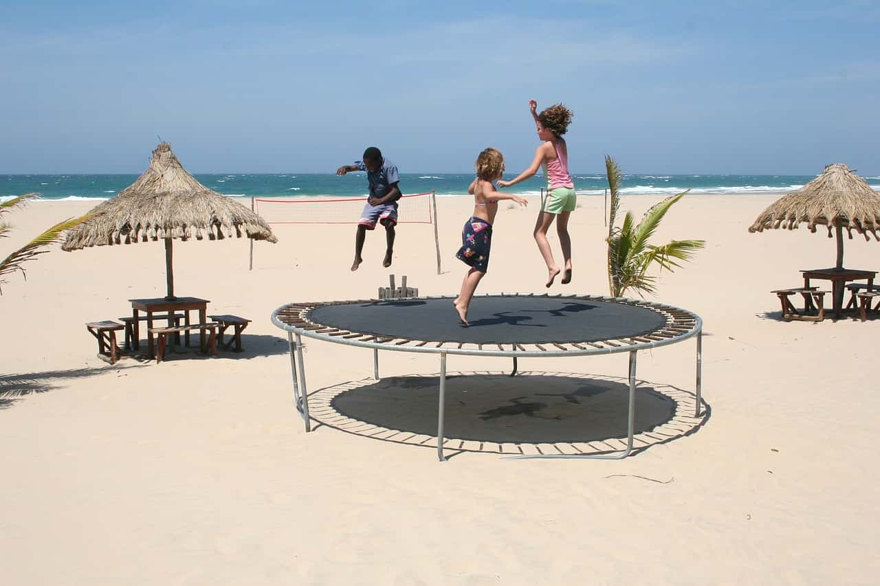 Adopter le trampoline : 4 avantages qui en résultent